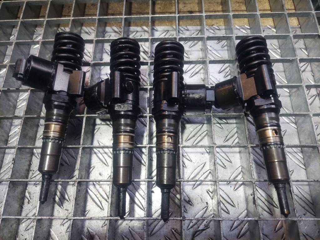 Injector Audi A6 C6 Audi A4 B7 2.0 TDI cod motor BRE second hand din ...