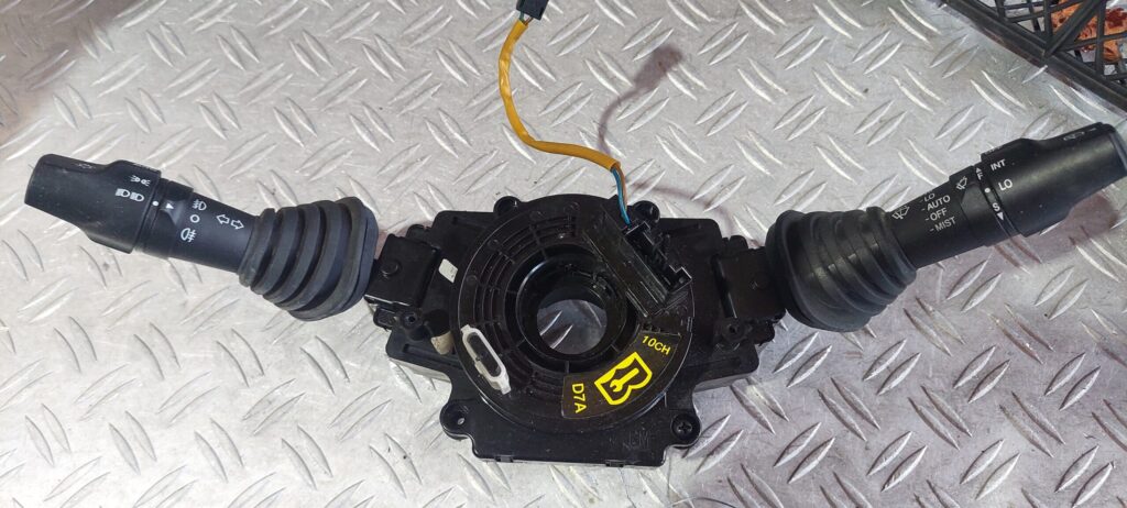 Bloc lumini cu manete si spira volan Chevrolet Captiva Facelift cod ...