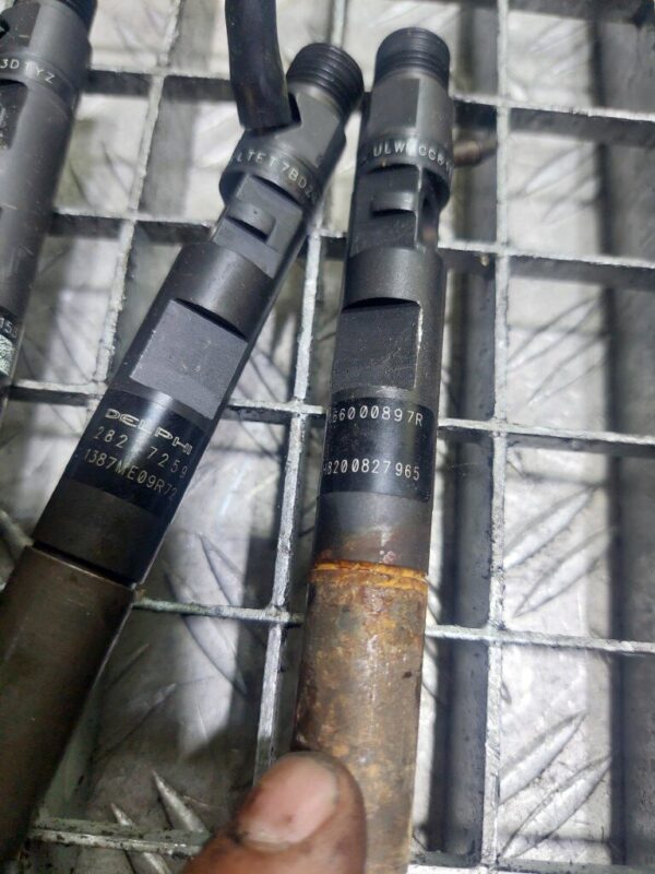 Injector Renault MEGANE 3 1.5 dci cod motor K9K892 cod 8200827965 din ...